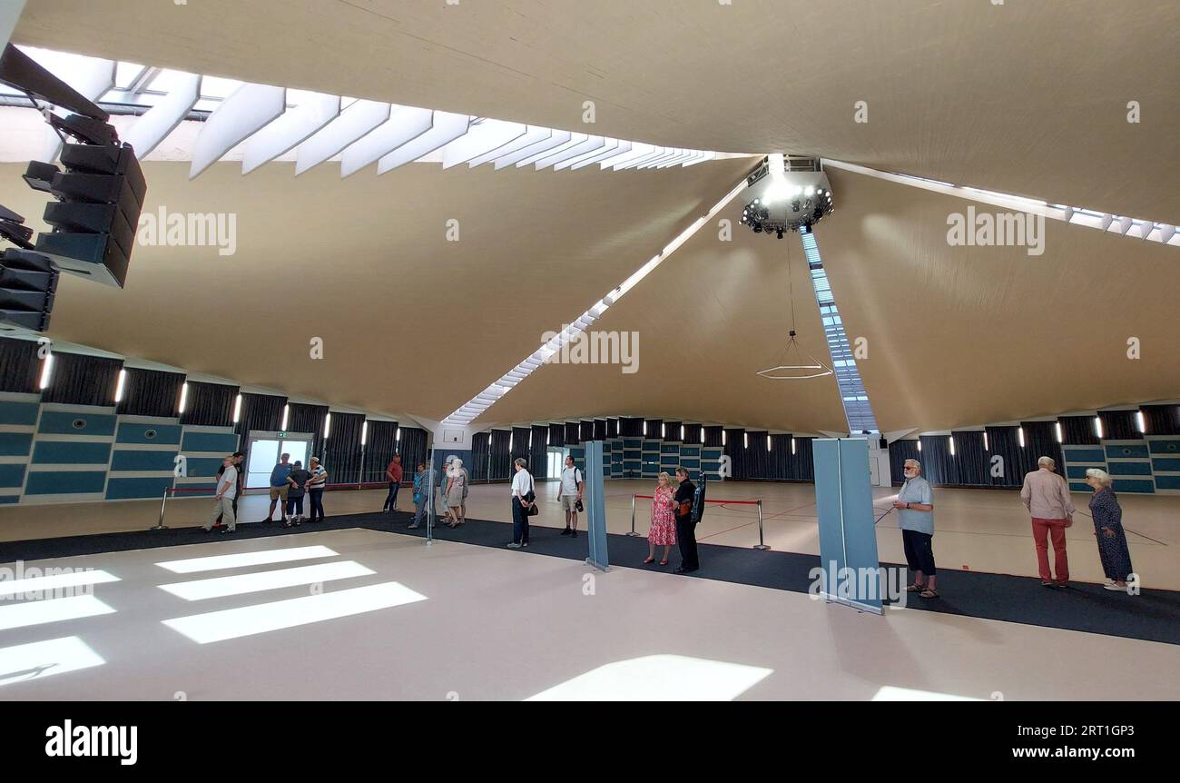 Thin shell structure hi-res stock photography and images - Alamy