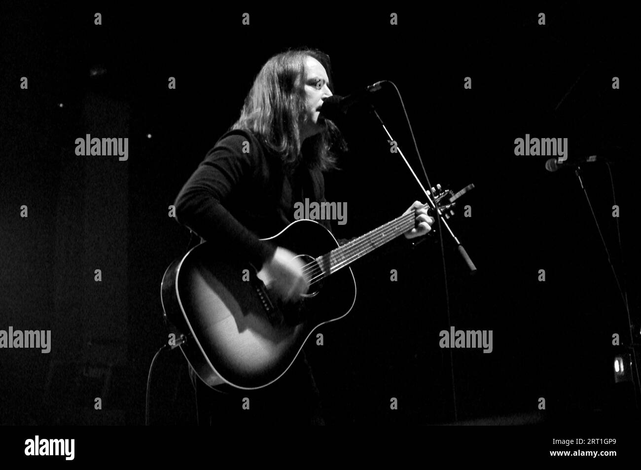 Milan Italy 2002-04-16 : Eugene Kelly , singer and guitarist in concert ...