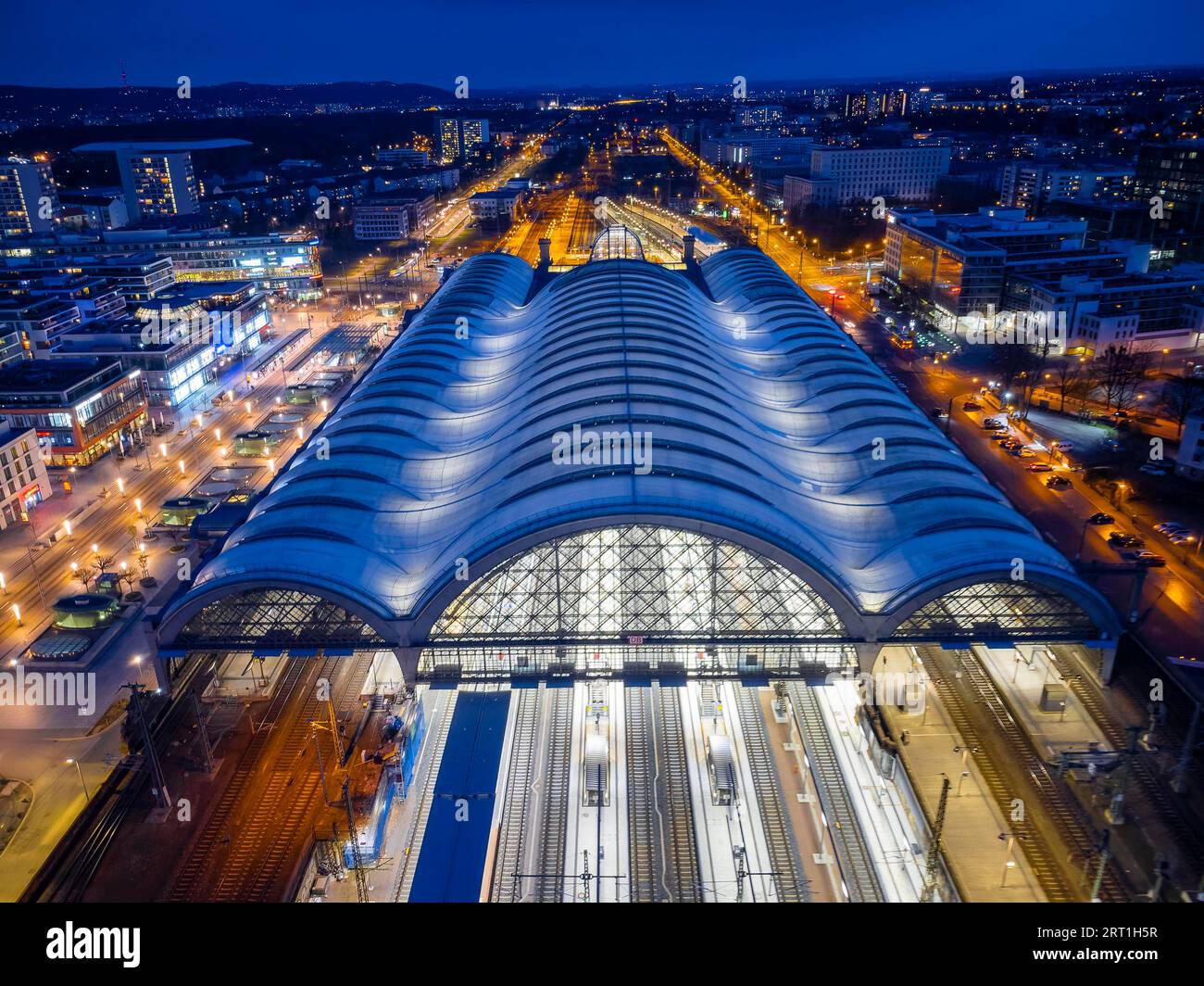 Dresden Main Station with its illuminated membrane roof by Sir Norman ...