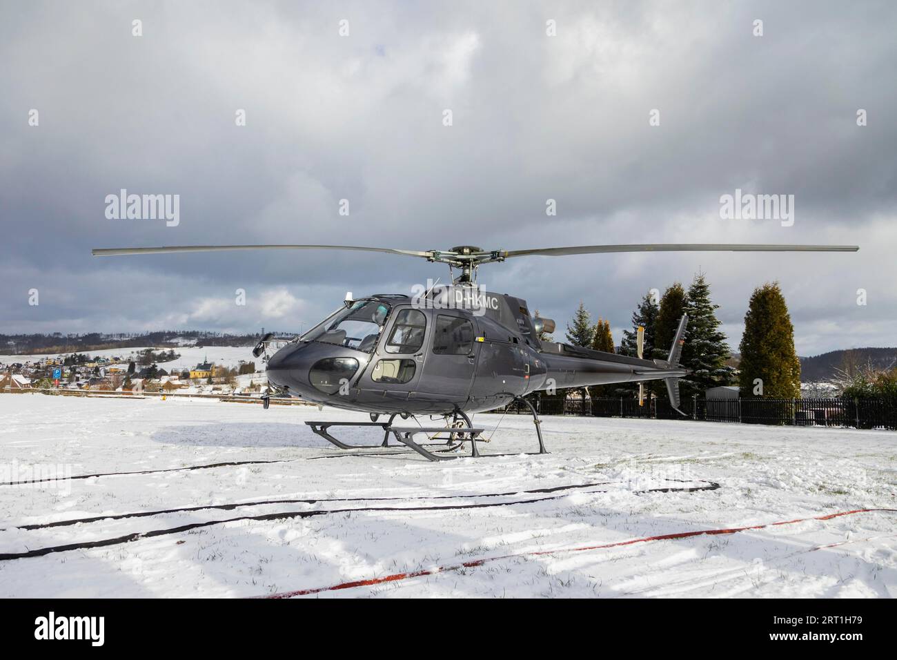 Global operation hi-res stock photography and images - Alamy