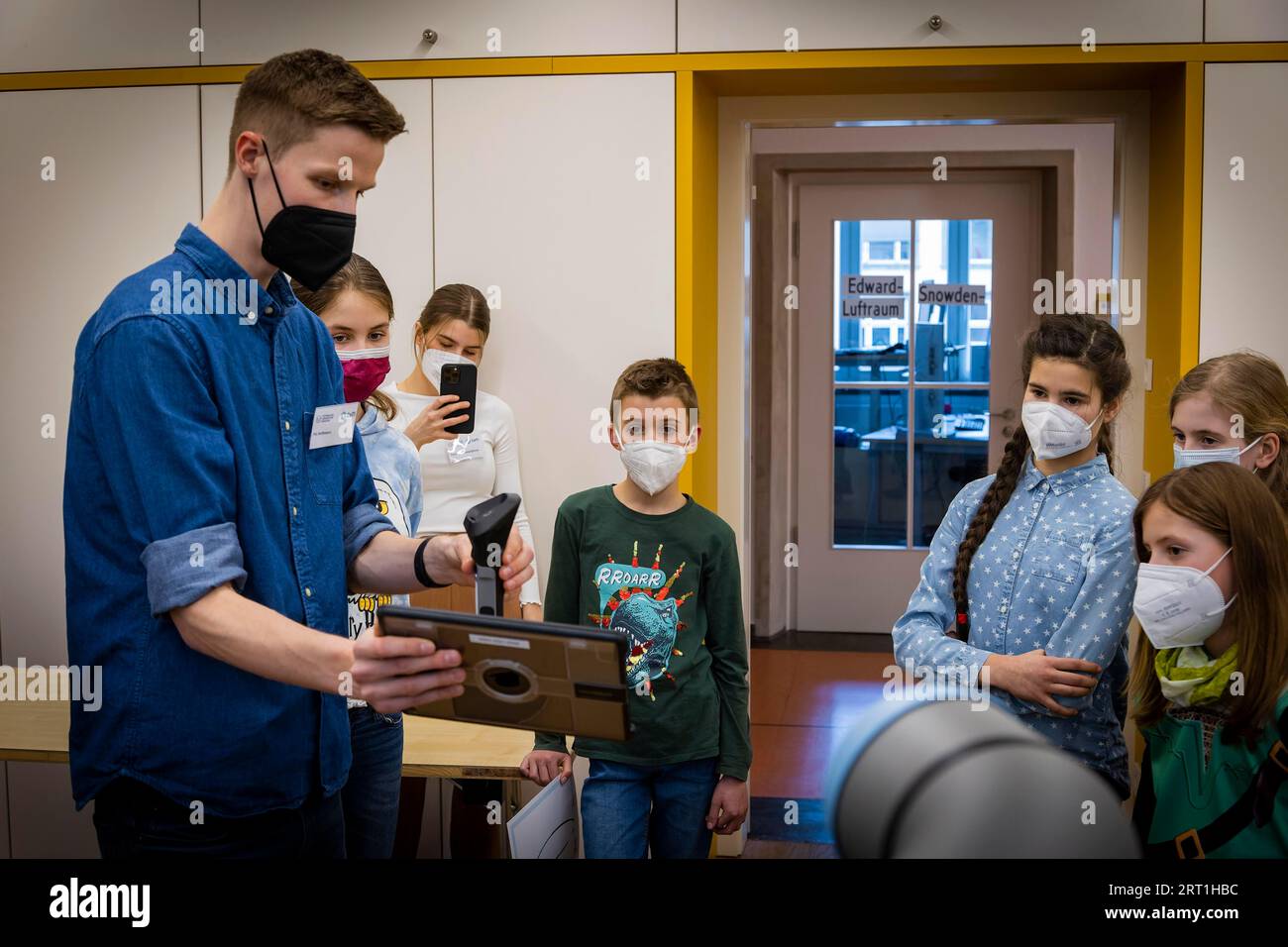 The talent development project JUNIORDOKTOR offers young people and ...