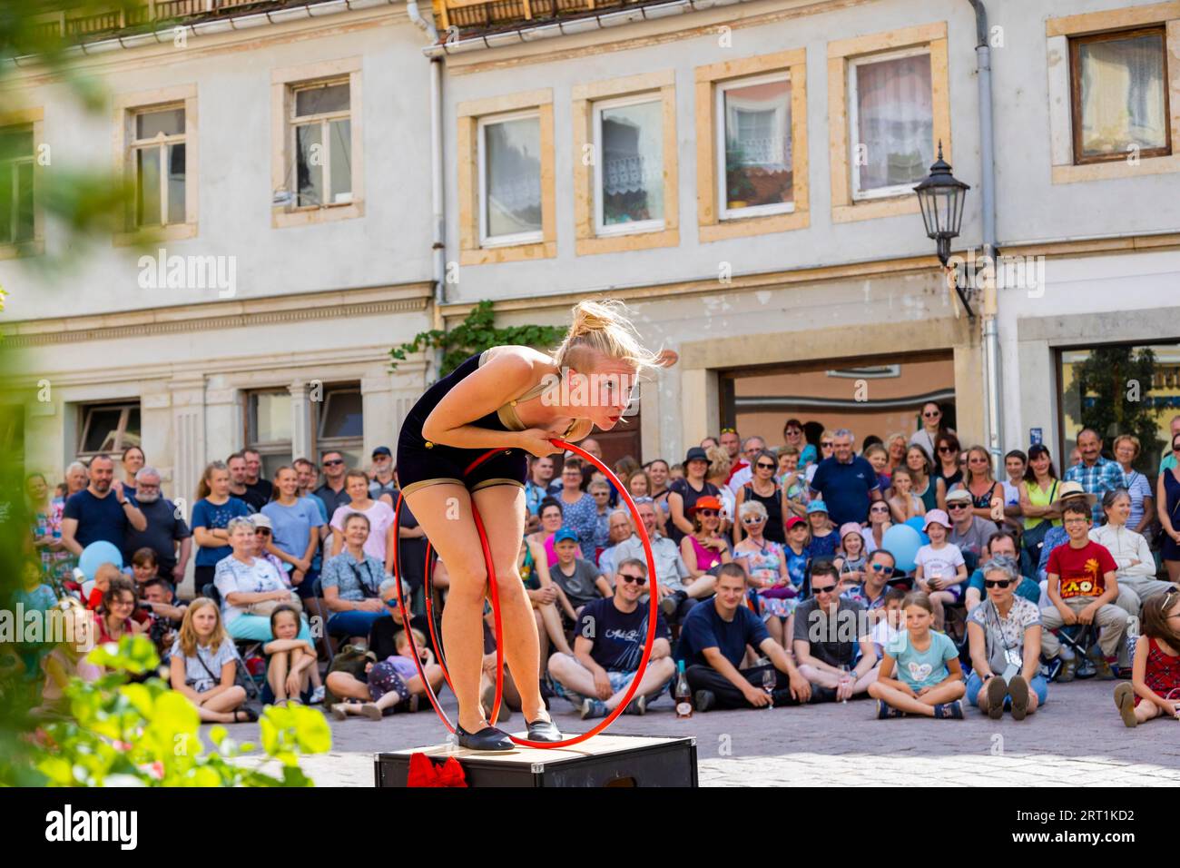 Actors, artists, clowns, fire artists and music bands transformed the ...