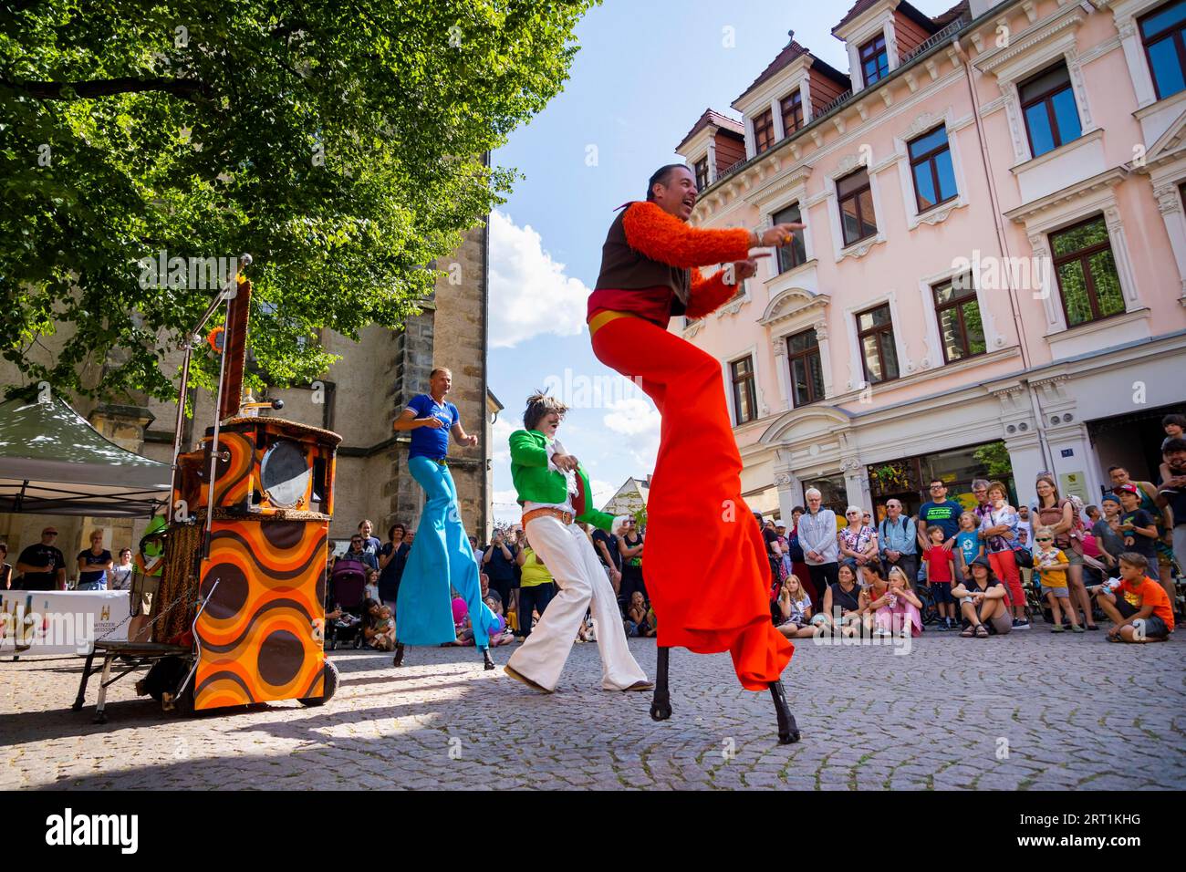 Actors, artists, clowns, fire artists and music bands transformed the ...