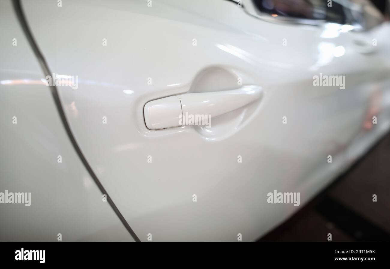 Modern car handle Stock Photo - Alamy
