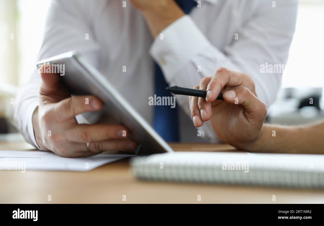 Explaining negotiations hi-res stock photography and images - Alamy