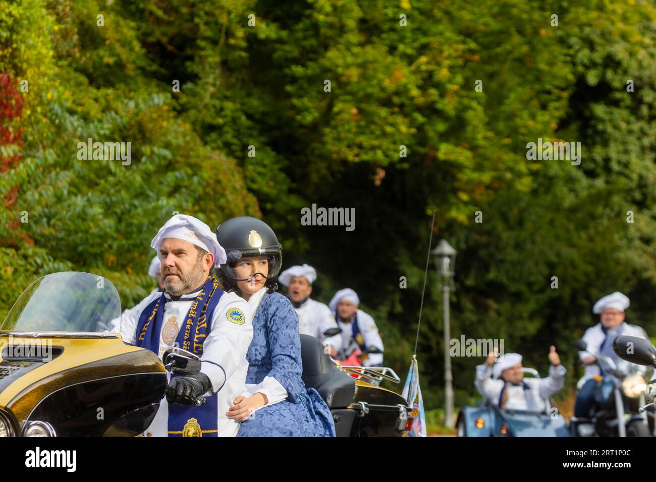 17-year-old bakery apprentice Lisa Zink is Dresden's new Stollen Girl ...