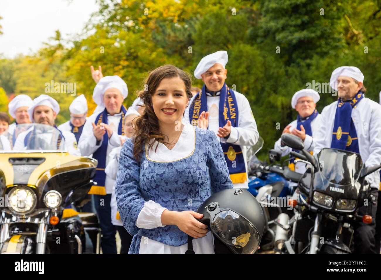 17-year-old bakery apprentice Lisa Zink is Dresden's new Stollen Girl ...
