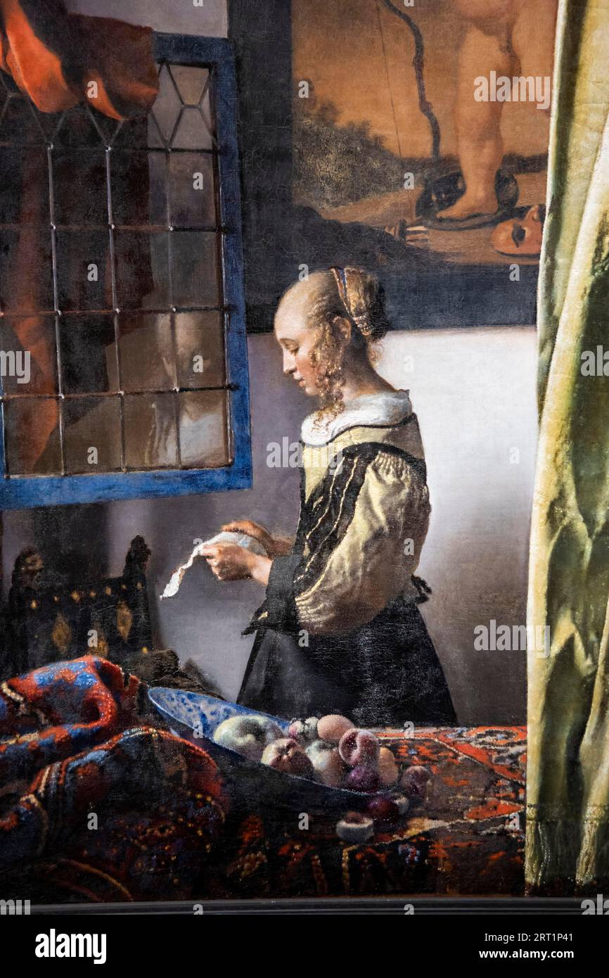 Renaissance girl painting hi-res stock photography and images - Alamy