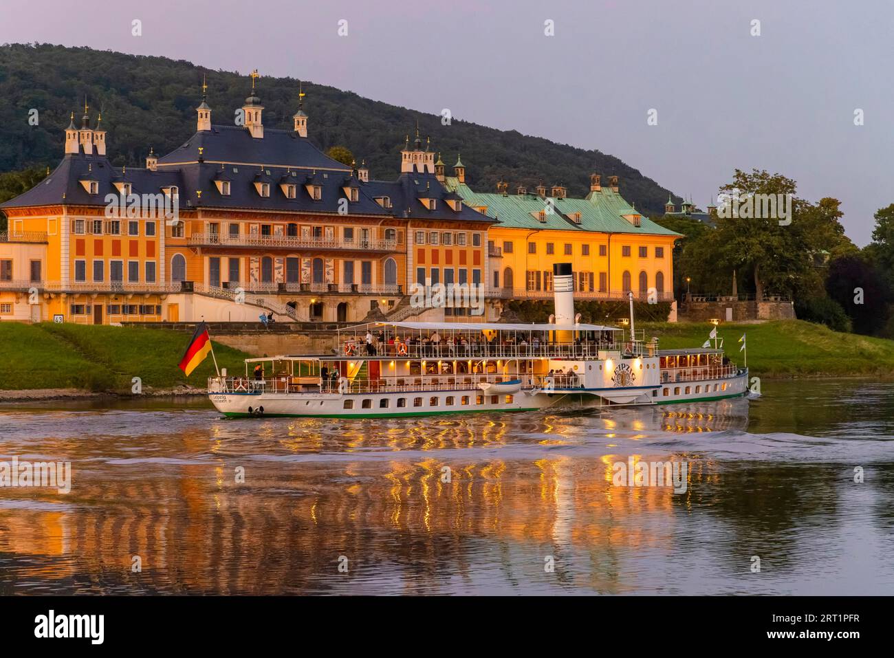 Steamer Leipzig in front of the Water Palace of Pillnitz Palace Stock ...