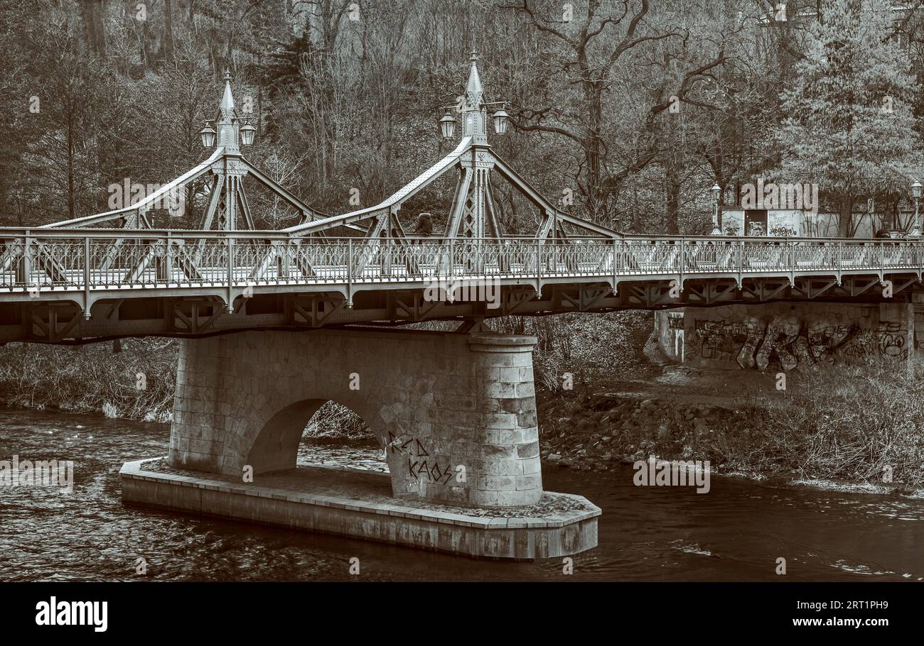The old bridge Stock Photo - Alamy