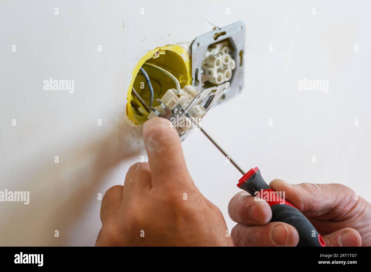 Installs socket hi-res stock photography and images - Alamy