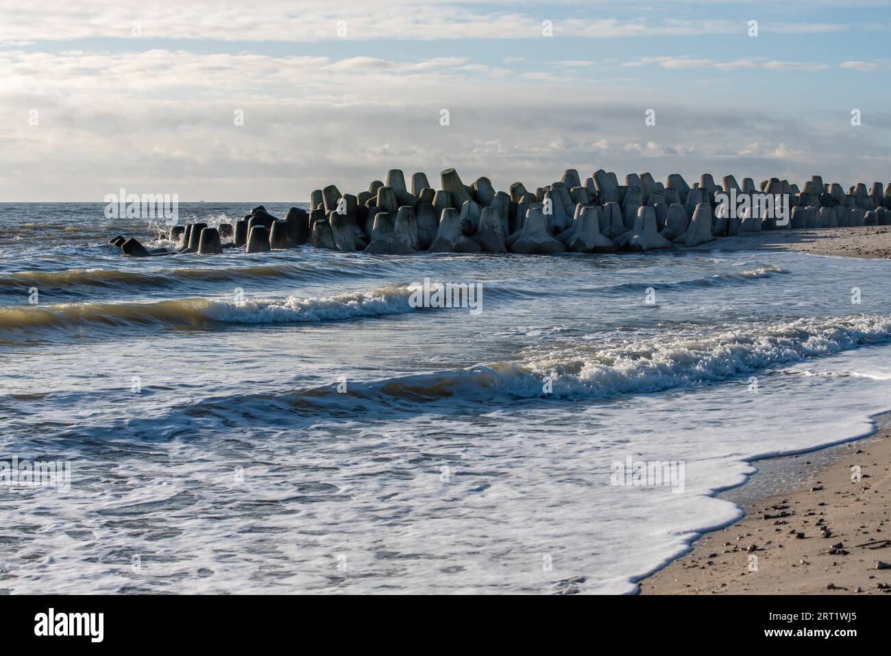 Tetrapod coast protection hi-res stock photography and images - Alamy