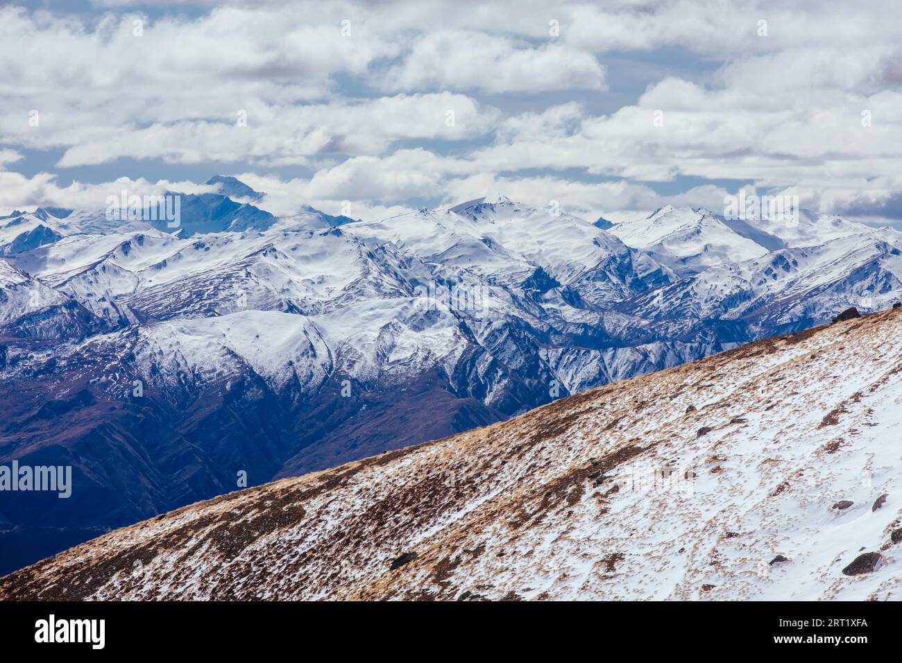 The view from the road to Remarkables ski resort over Queenstown on New ...
