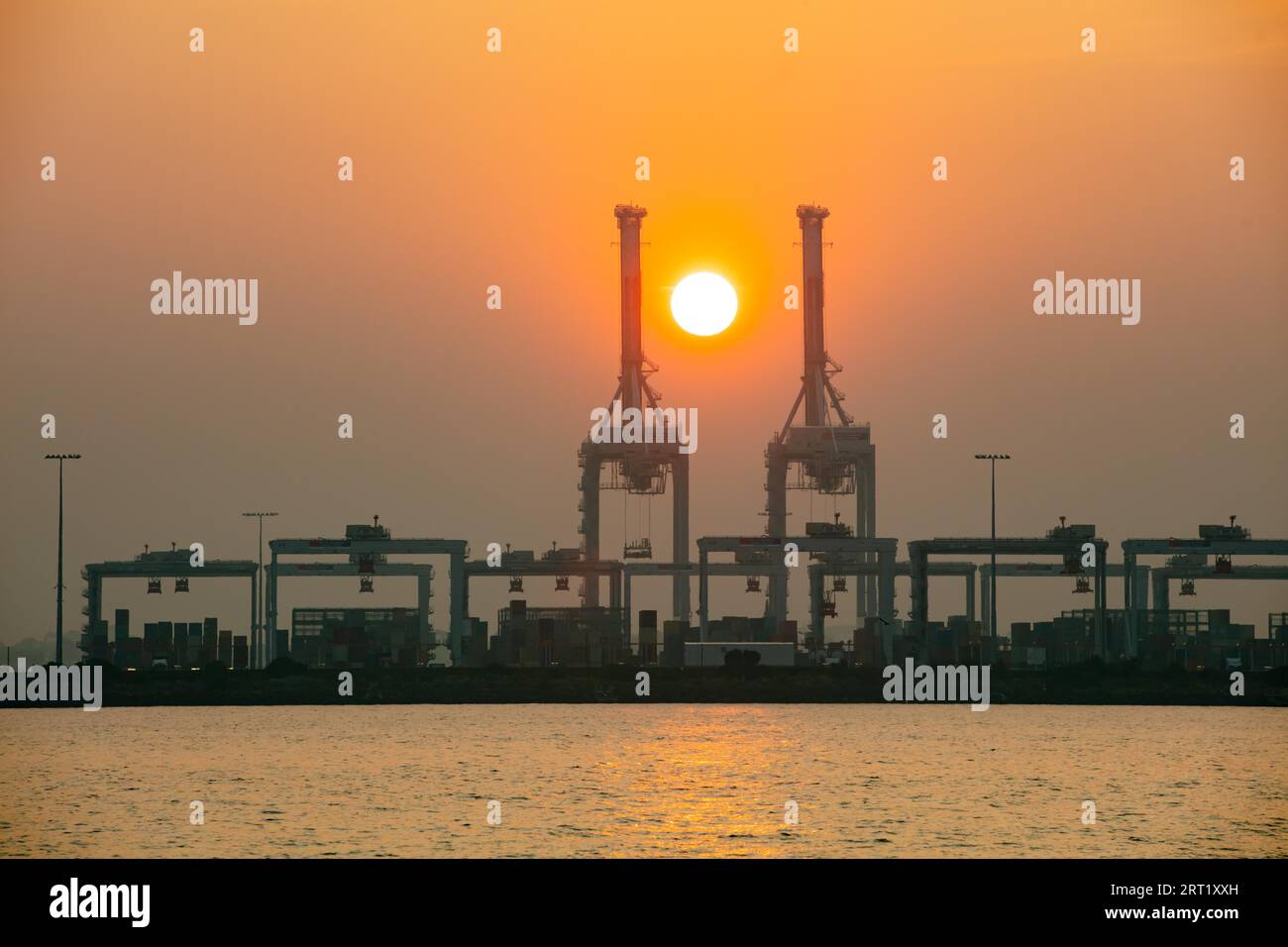 MELBOURNE, AUSTRALIA, JANUARY 3 2020: Smoke haze from East Gippsland ...