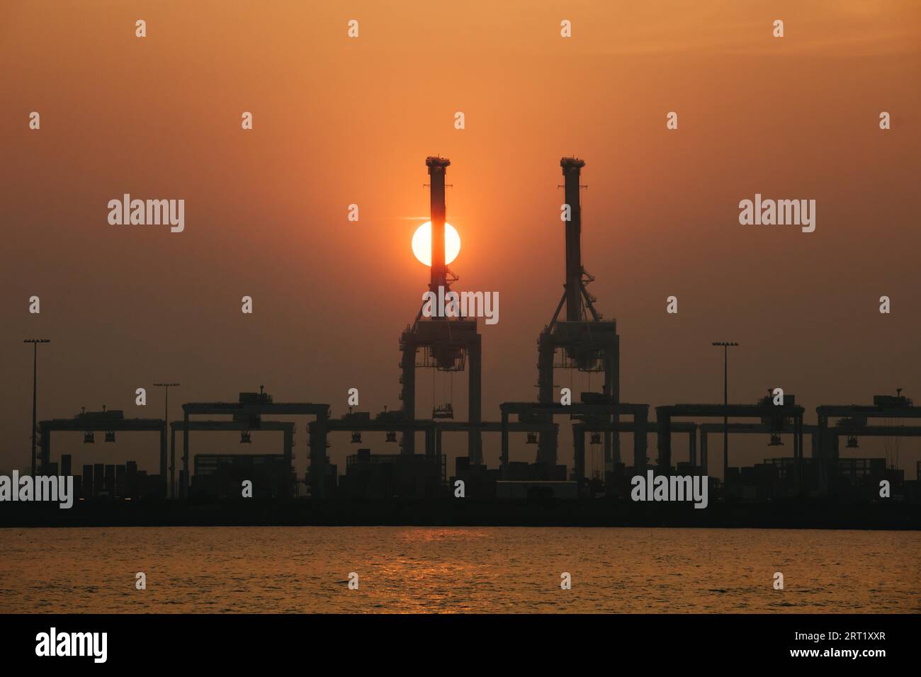MELBOURNE, AUSTRALIA, JANUARY 3 2020: Smoke haze from East Gippsland ...