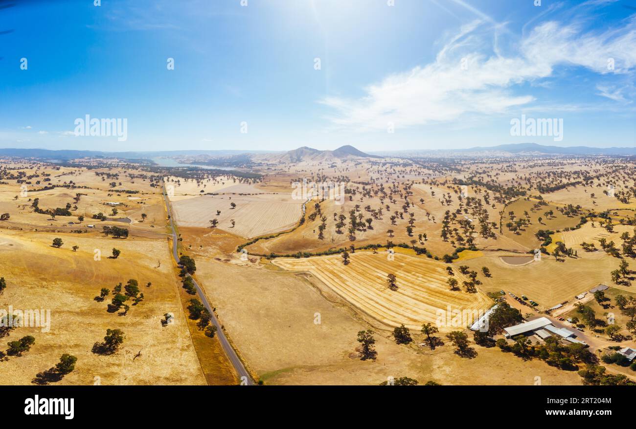 The view of the rural township of Mansfield towards the Victorian Alps ...