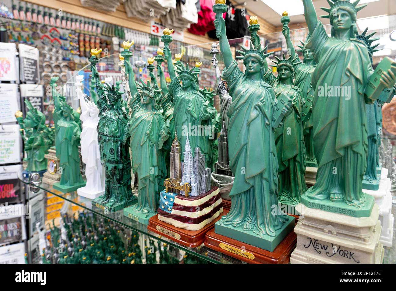 Statue collection hi-res stock photography and images - Alamy