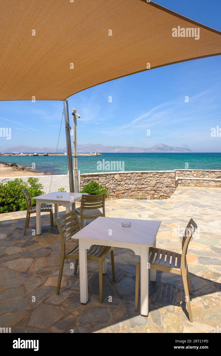 Dinner table overlooking ocean hi-res stock photography and images - Alamy