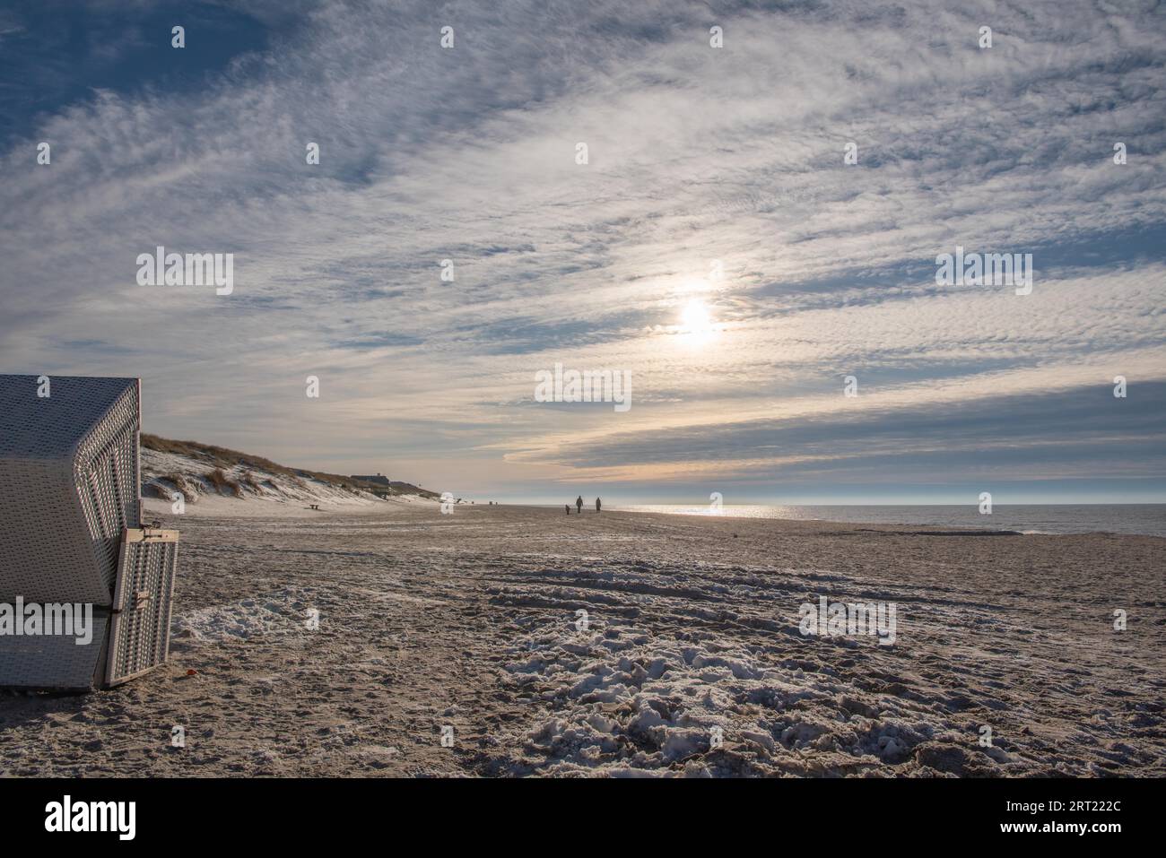 Beach on february hi-res stock photography and images - Alamy