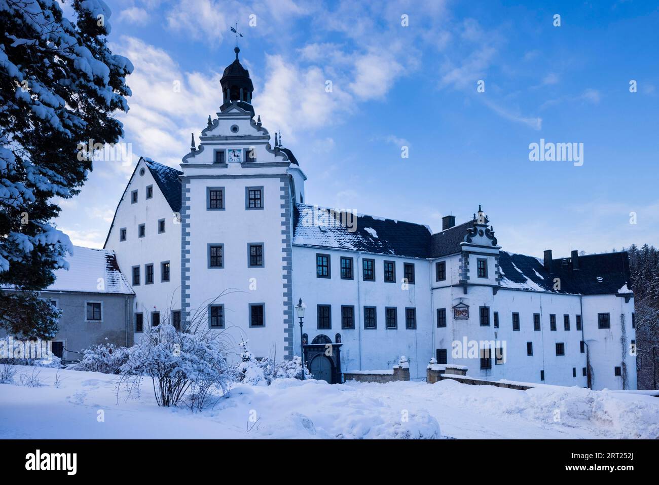 Lauenstein Castle originated from a castle with a core dating back to ...