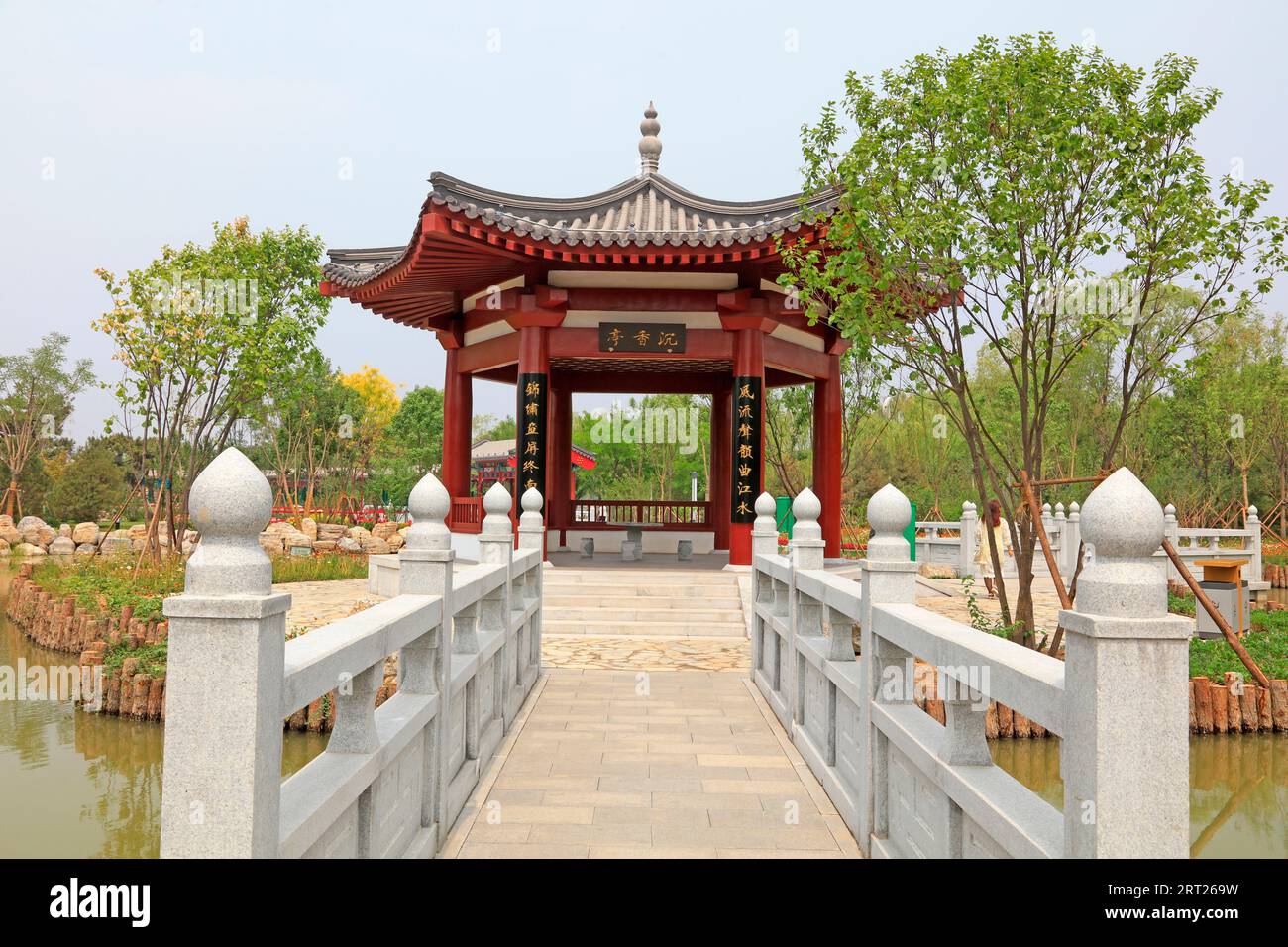 Architectural scenery of Chinese Classical Gardens Stock Photo - Alamy