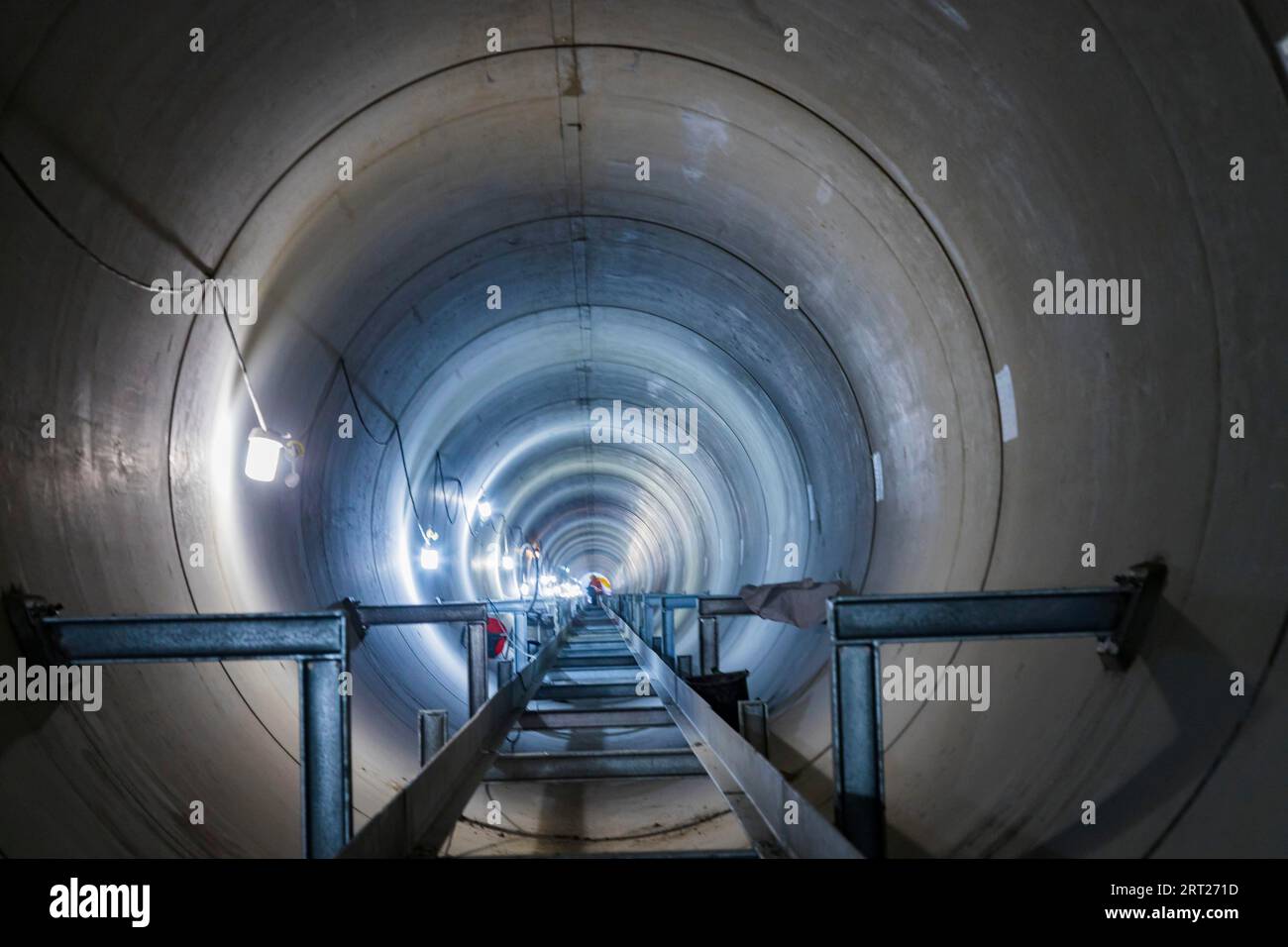 Utility tunnel hi-res stock photography and images - Alamy