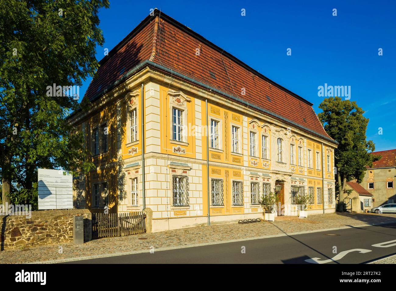 A mansion built as a hunting lodge hi-res stock photography and images ...
