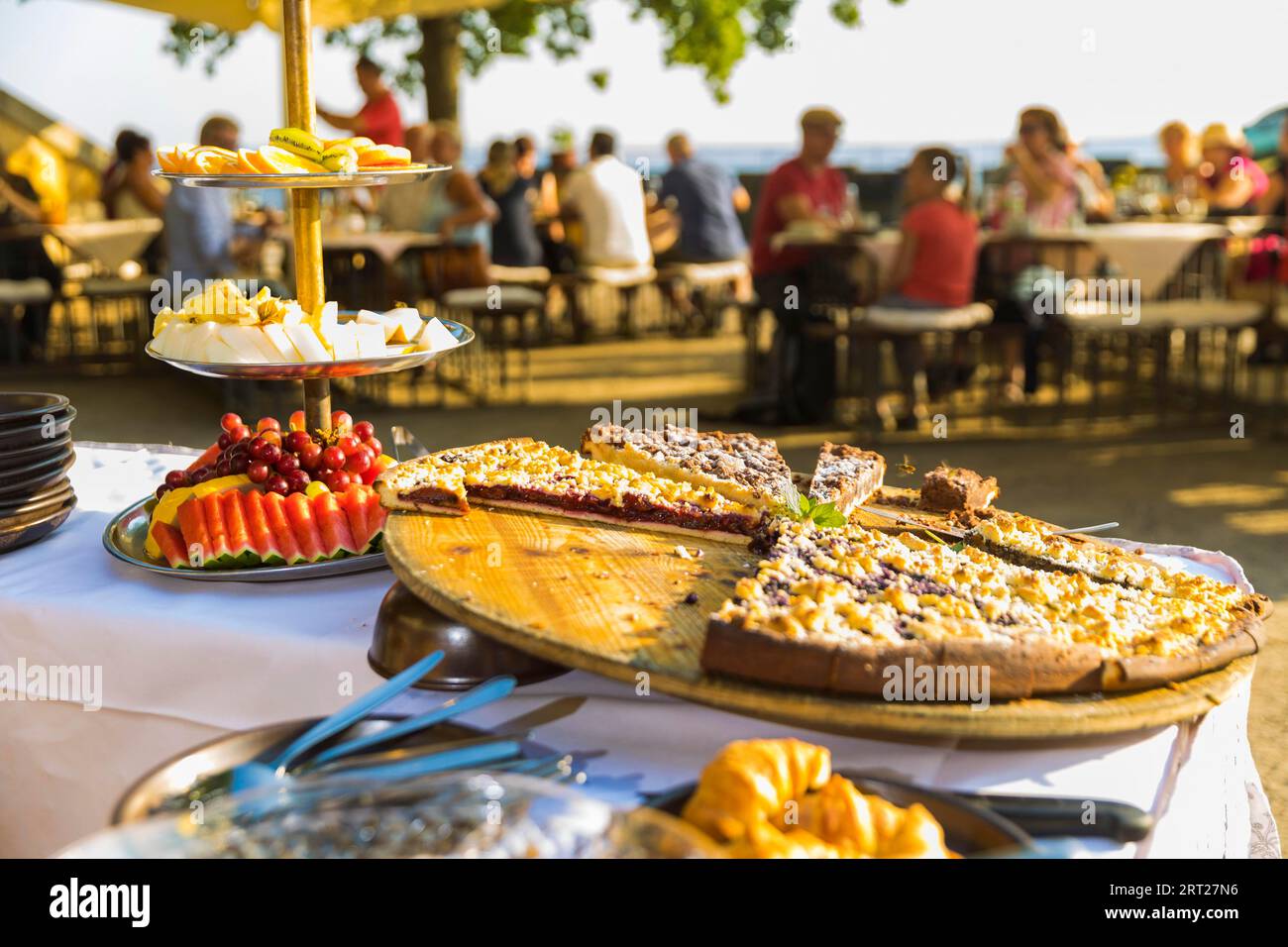 Morning picnic high above the Elbe valley, Koenigstein Fortress. The ...