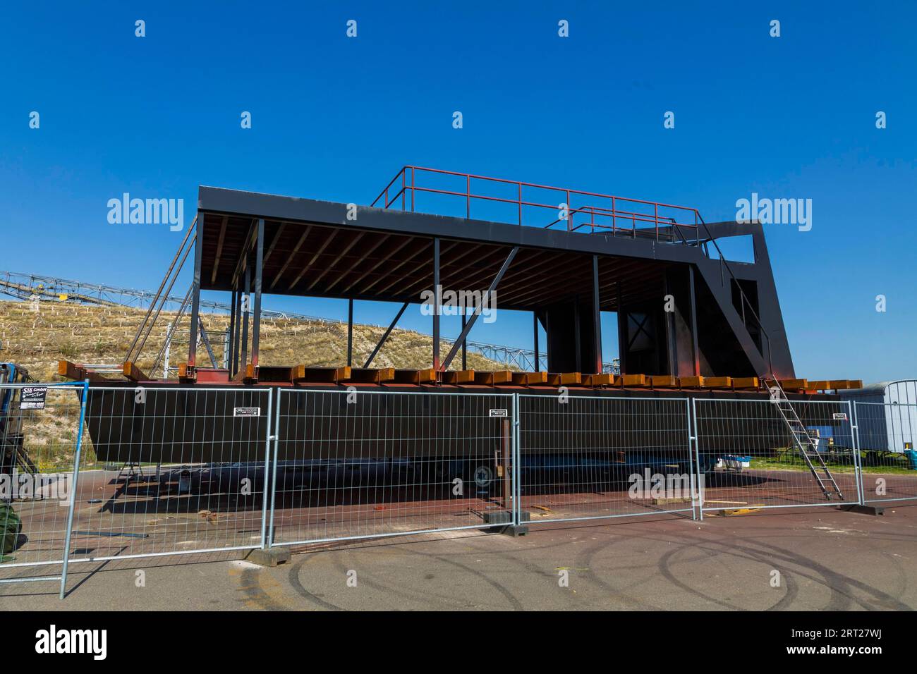 The Abraumfoerderbruecke F60 visitor mine is located at Bergheider See ...