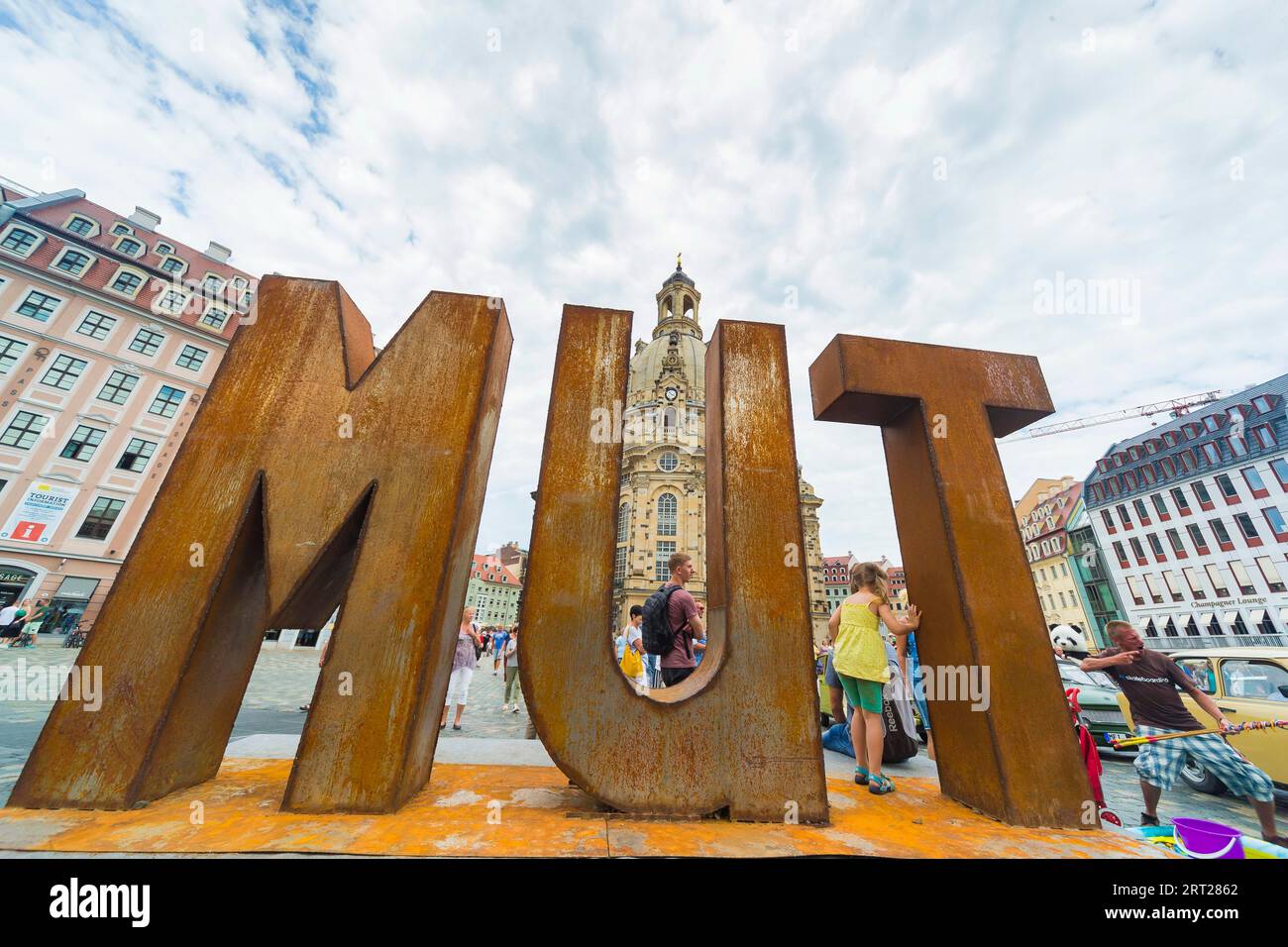 Over 300 artists hi-res stock photography and images - Alamy