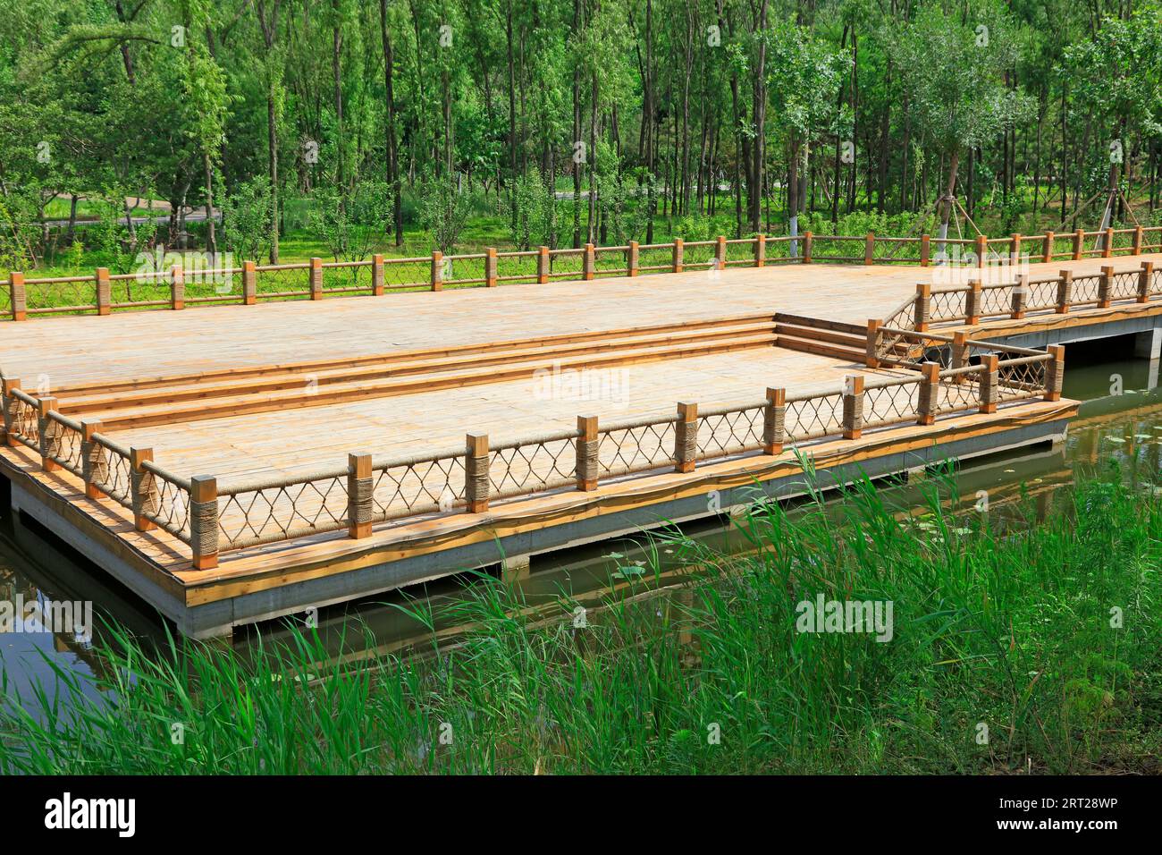 Wooden platforms and railings Stock Photo - Alamy