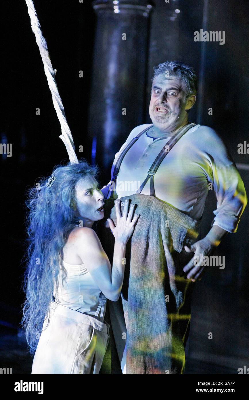 Heather Shipp (Wellgunde), Gunter von Kannen (Alberich) in DAS ...