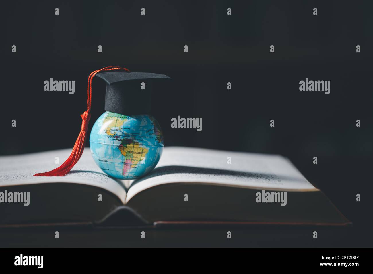 Graduated study abroad international Conceptual, Graduation hat on top ...