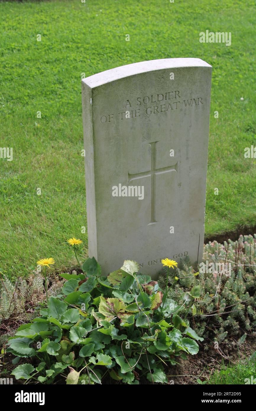Commonwealth war graves commission cemetery hi-res stock photography and images - Alamy