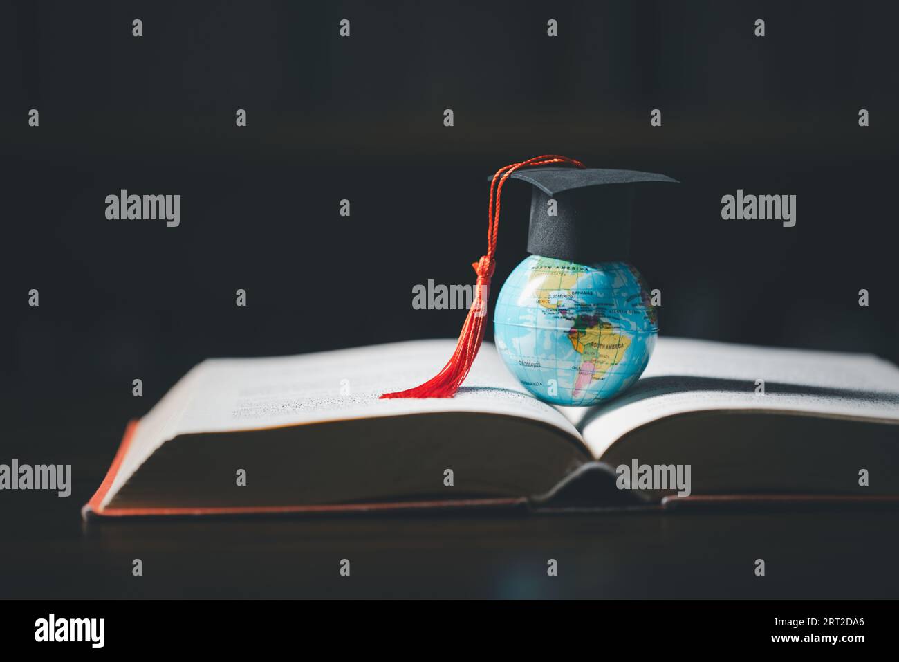 Graduated study abroad international Conceptual, Graduation hat on top ...