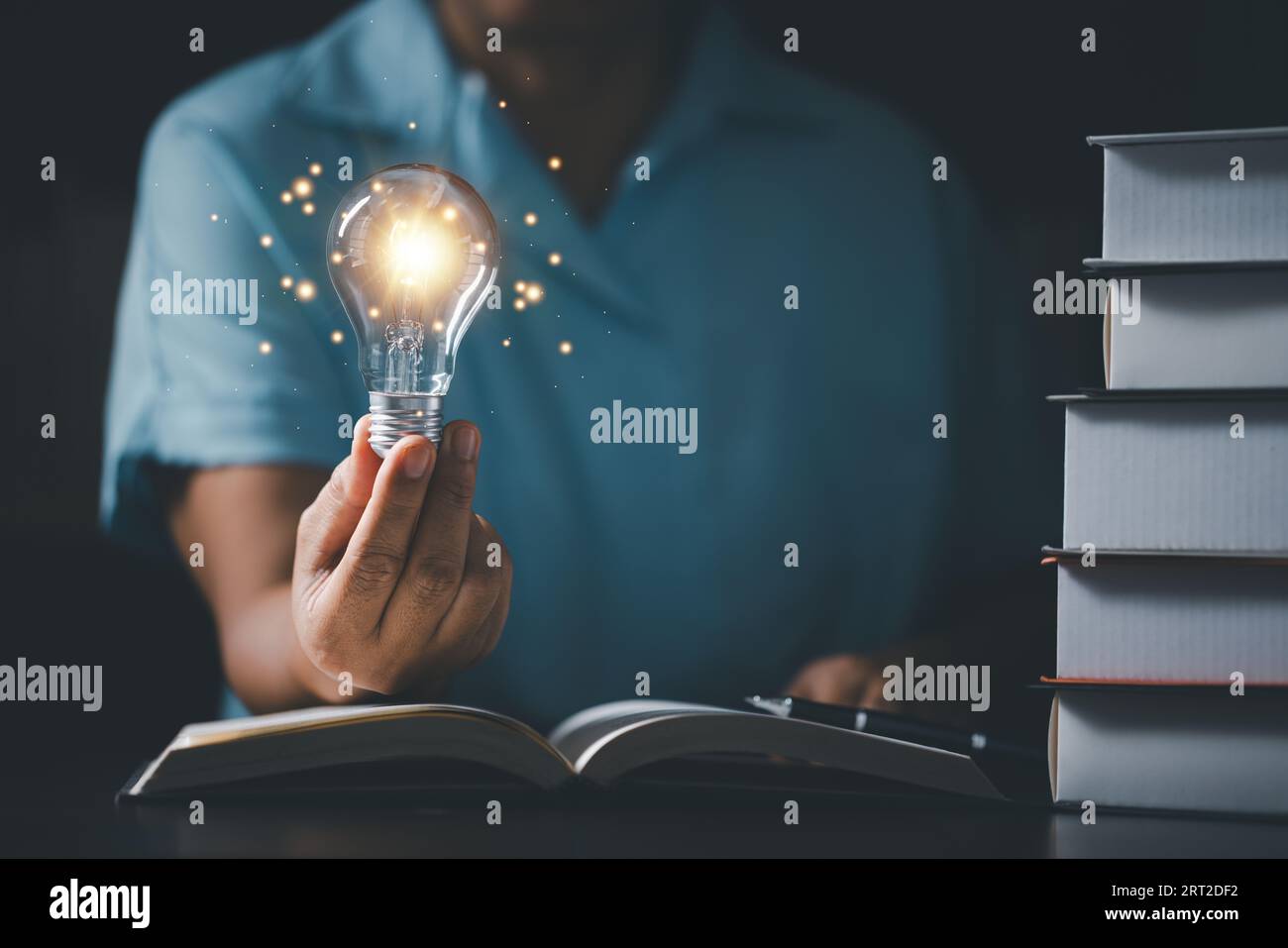 Light bulb idea icons hi-res stock photography and images - Alamy