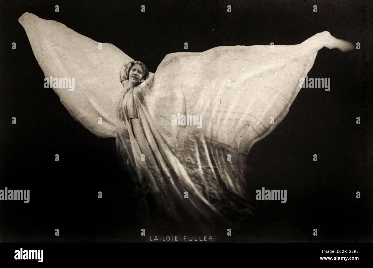Loie fuller dance hi-res stock photography and images - Alamy