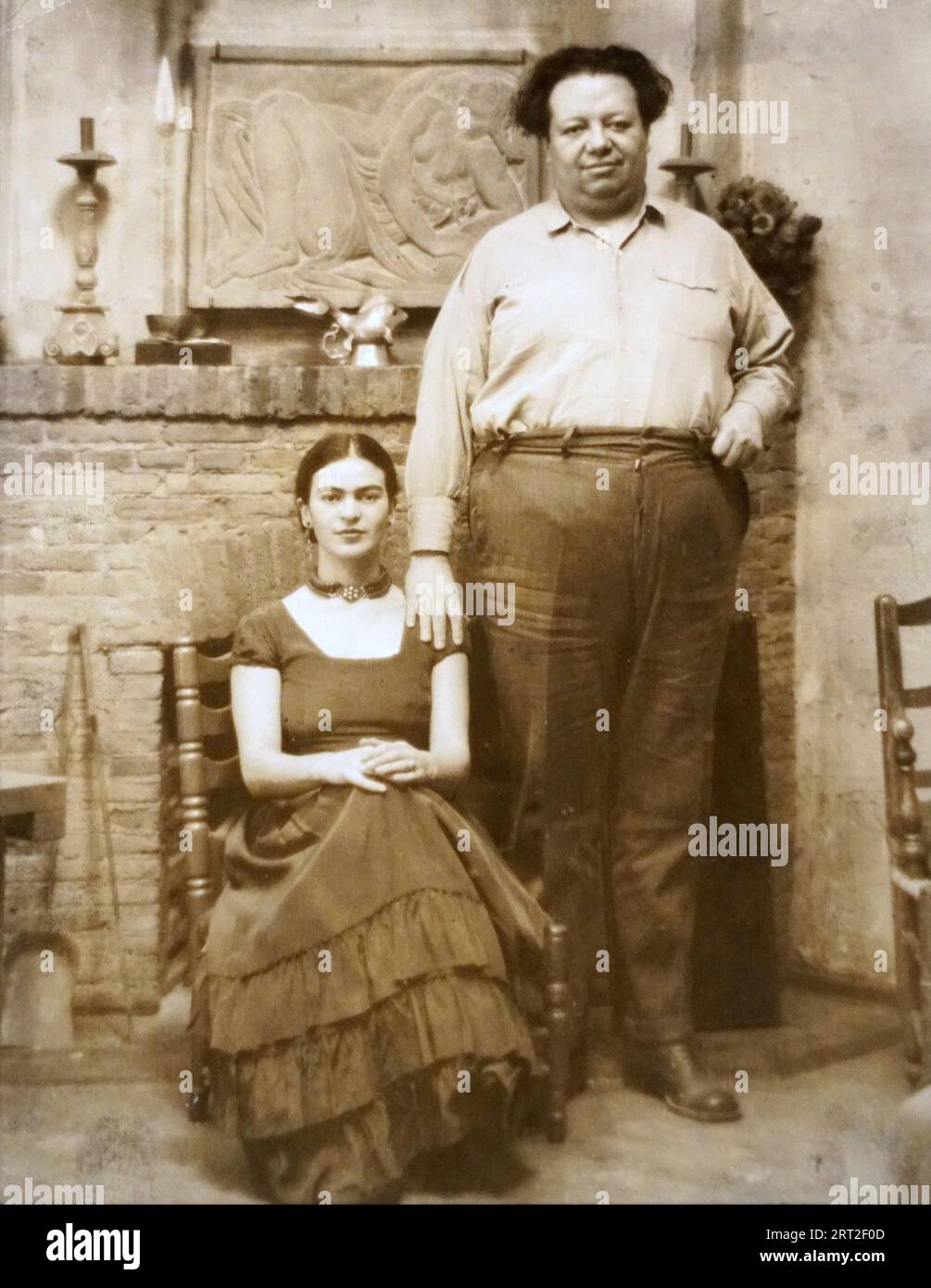 Diego rivera portrait of frida hi-res stock photography and images - Alamy