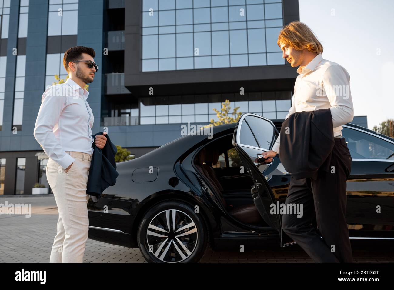 Car going office hi-res stock photography and images - Alamy