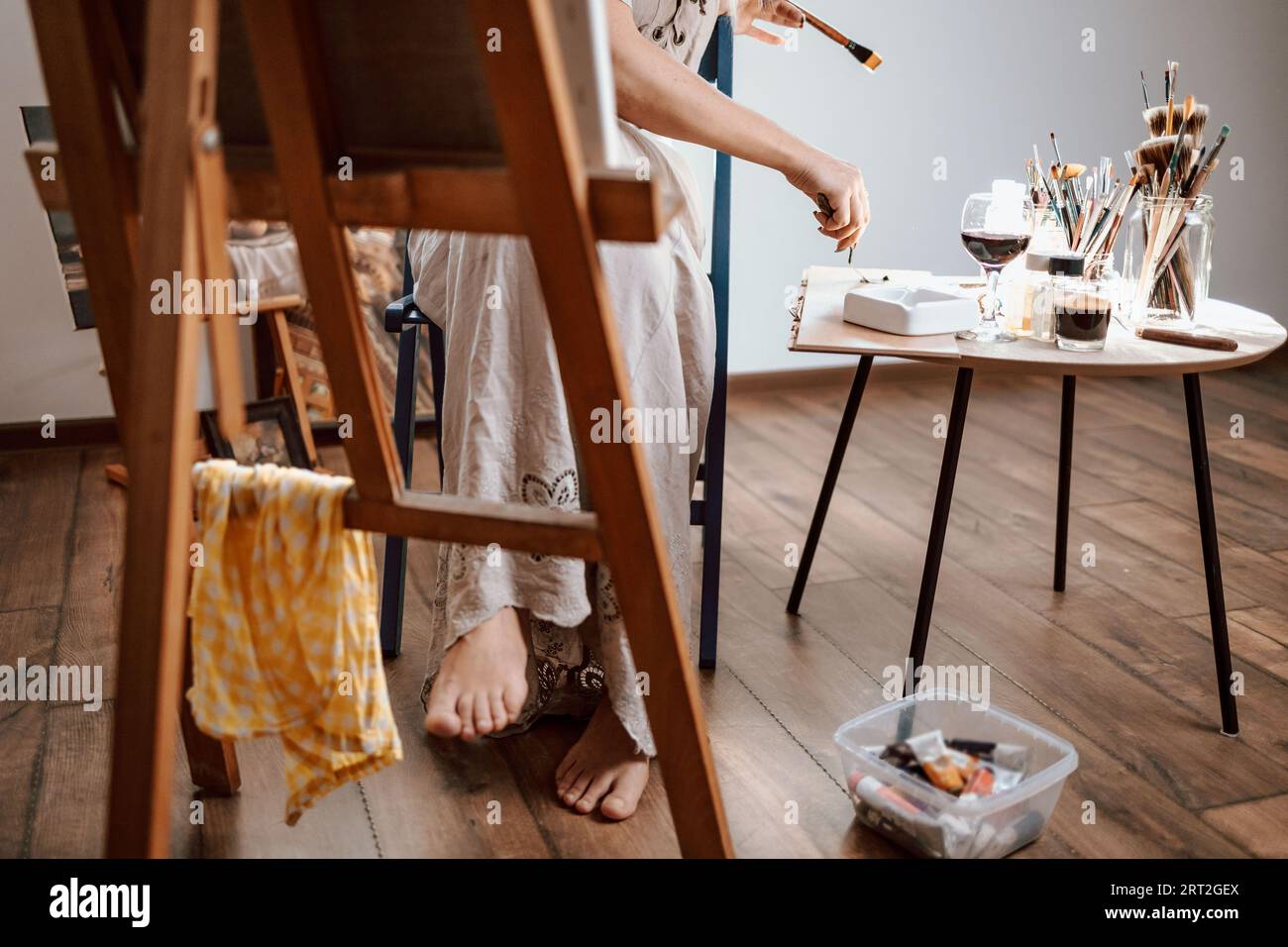 Woman painter in face hi-res stock photography and images - Alamy