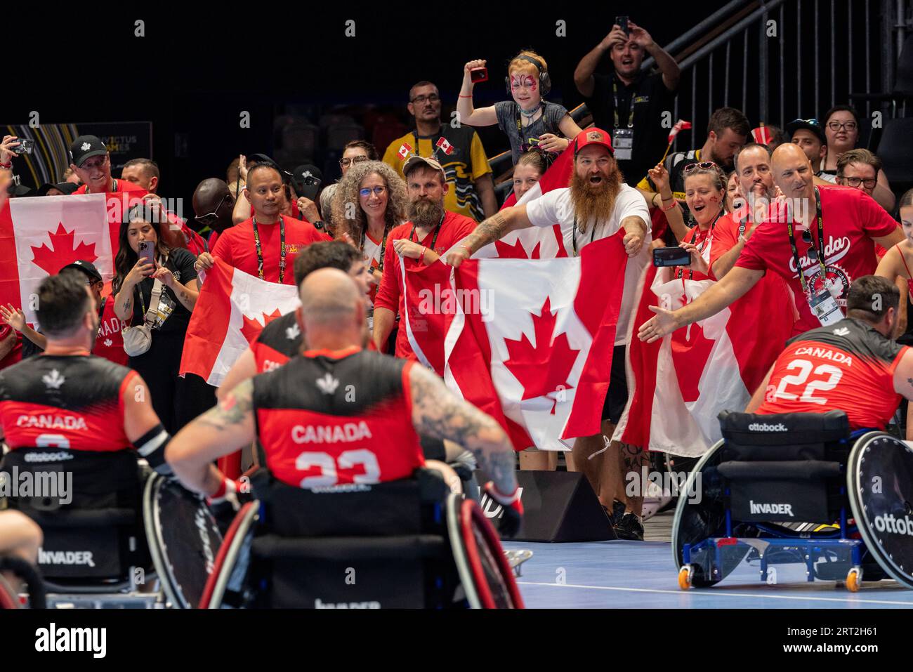 Duesseldorf, Germany. 10th Sep, 2023. Canadian fans cheer with their ...
