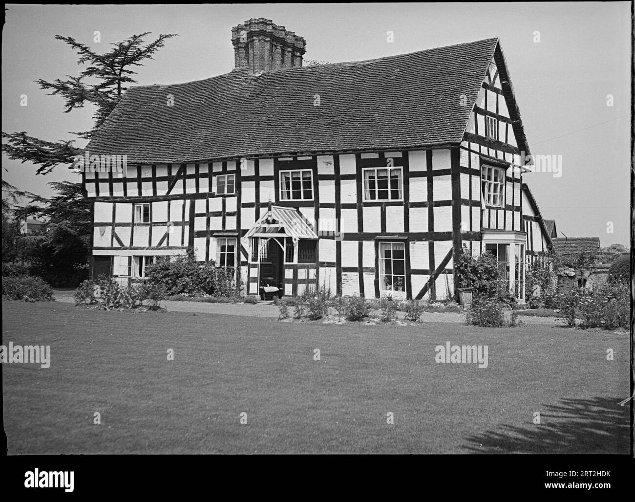 Mill Hall, North Claines, Wychavon, Worcestershire, 1935. The exterior ...