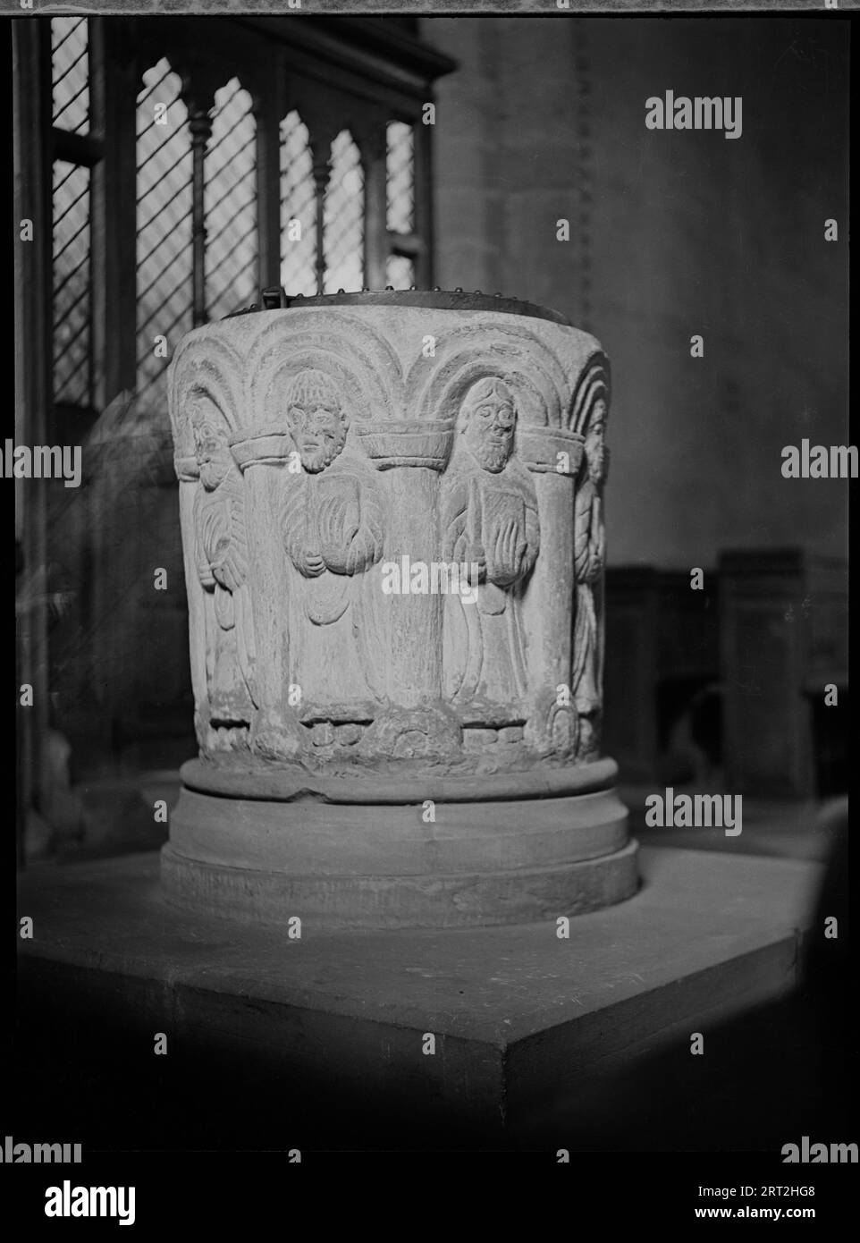 Romanesque medieval font Black and White Stock Photos & Images - Alamy