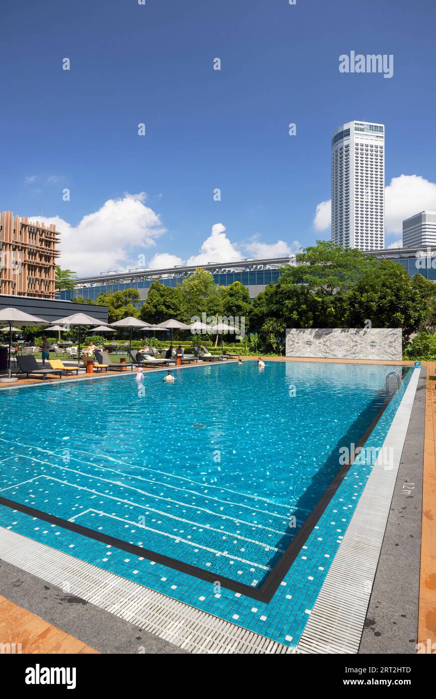 Pool at Skyline Bar of Parkroyal Collection Marina Bay Hotel, Singapore ...