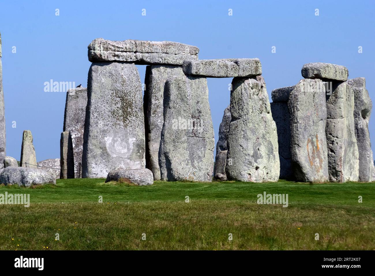 The most famous prehistoric monument in England, Stonehenge was built ...