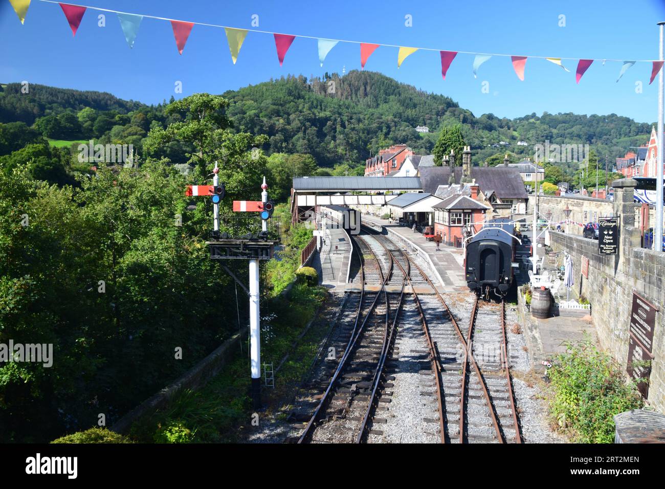 Llangollen heritage railway station Stock Photo - Alamy