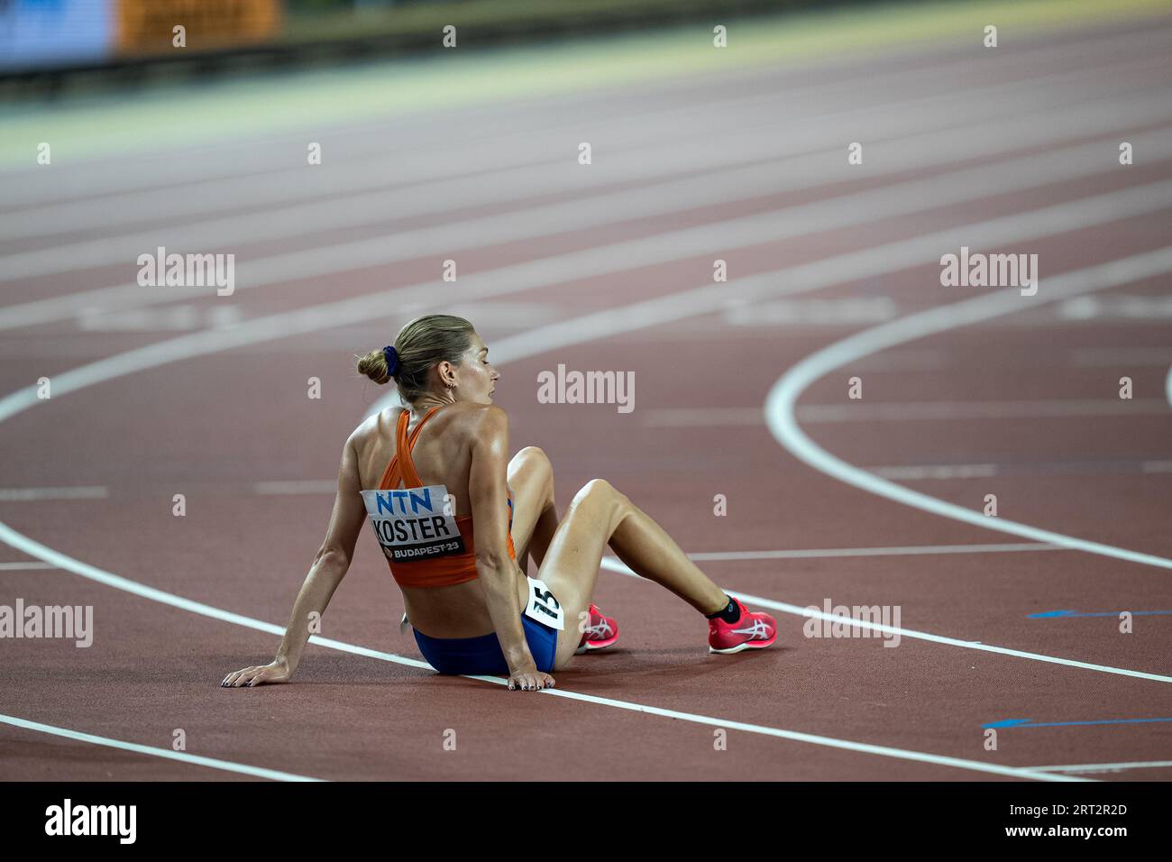 Maureen Koster participating in the 5000 meters relay at the World ...