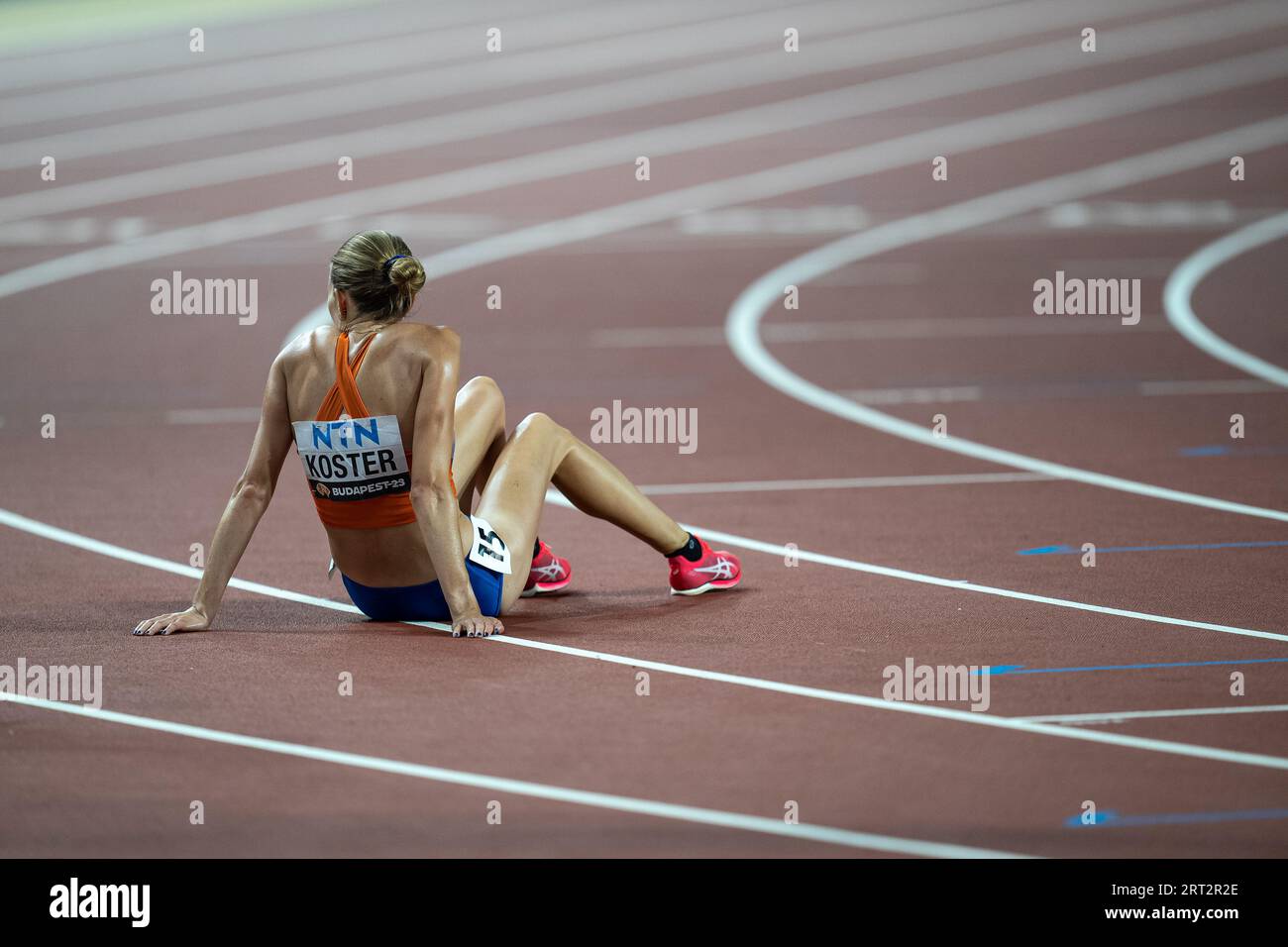 Maureen Koster participating in the 5000 meters relay at the World ...