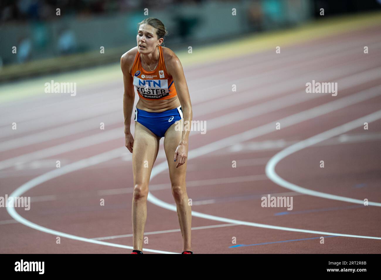 Maureen Koster participating in the 5000 meters relay at the World ...