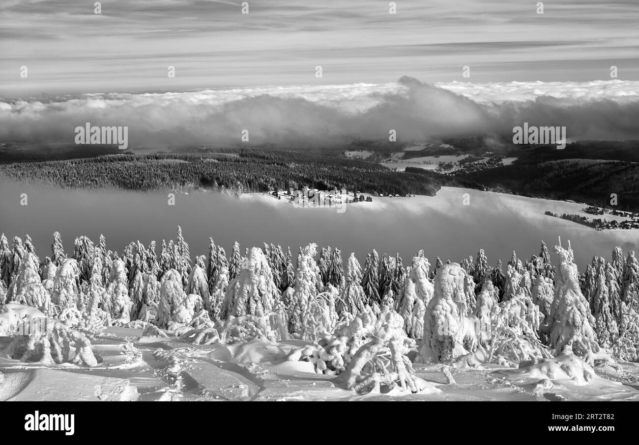 Snow and ice mountains Black and White Stock Photos & Images - Alamy
